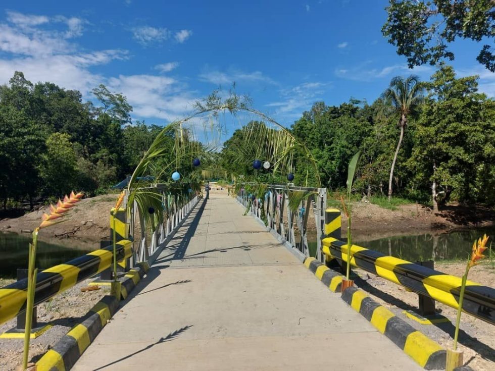New bridge brings Christmas cheer to Bougainville villagers - Australia ...